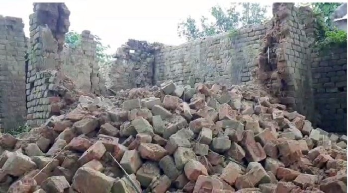 Major blast in Birbhum, one abandoned house completely demolished ...