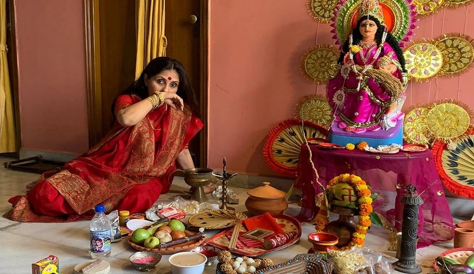 Watch Actres Chaiti Ghoshal's House Laxmi Puja | লক্ষ্মীর আরাধানায় নেই ...