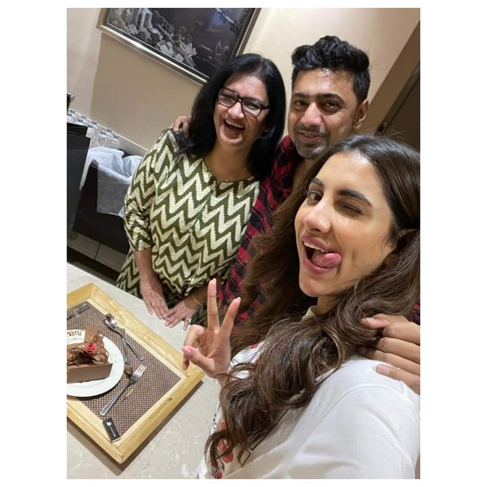 পাশে Dev, মায়ের জন্মদিনে উচ্ছল Rukmini | Rukmini Maitra Celebrates Her ...