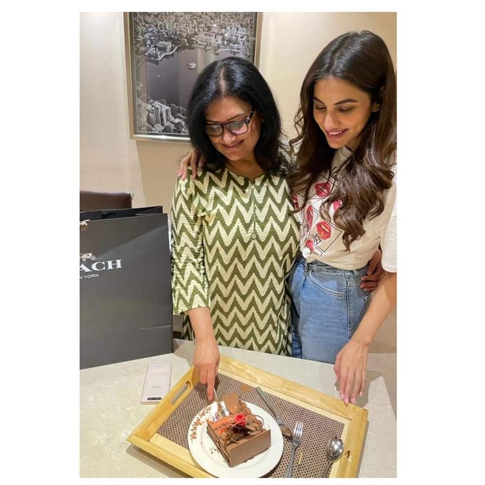 পাশে Dev, মায়ের জন্মদিনে উচ্ছল Rukmini | Rukmini Maitra Celebrates Her ...