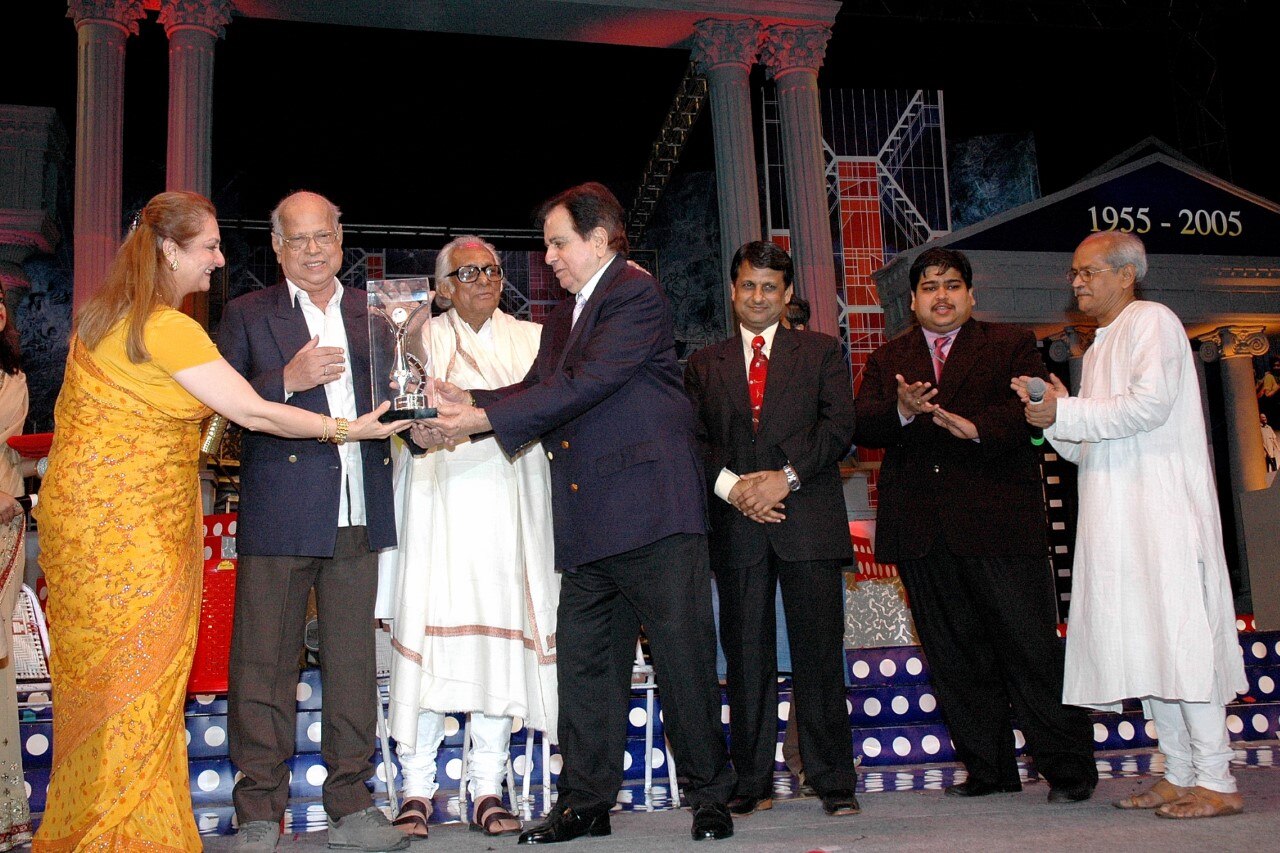 Year 2005, Dilip Kumar came Kolkata for last time | কলকাতায় শেষবার ...