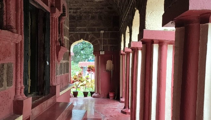 Durga Puja 2021: ভয়ার্ত রাজা দেখলেন দেবী মাটির নীচে ঢুকে যাচ্ছেন ...