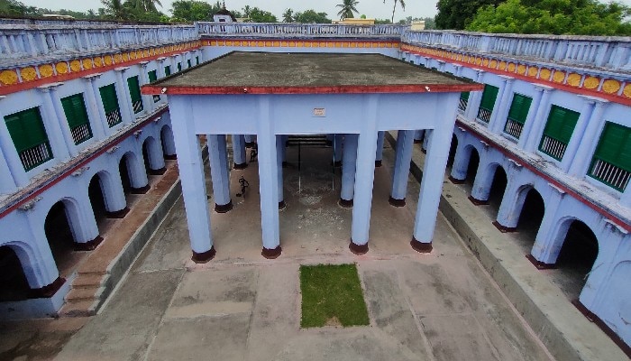 Durga Puja 2021: সুরুল রাজবাড়িতে পুজোয় বলির সময় নারায়ণকে রেখে আসা ...