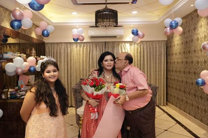 Sovan Chatterjee, Baisakhi Banerjee: 'হ্যাপি বার্থ ডে দুষ্টু!' উষ্ণ চুম্বন বৈশাখীর, মনের মানুষের ...