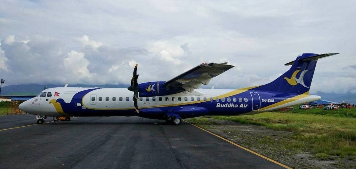 Plane lands without wheels | Buddha Airlines: ল্যান্ডিংয়ের সময় পাইলট ...