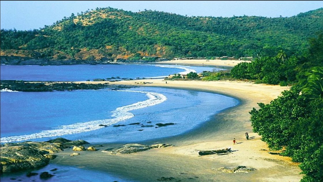 Om Shaped Beach: 'ওম' সৈকতে গেলেই খুলবে ভাগ্য! স্বর্ণালি বালির অলৌকিক এই বেলাভূমি ছুঁতে প্রতিদিন ...