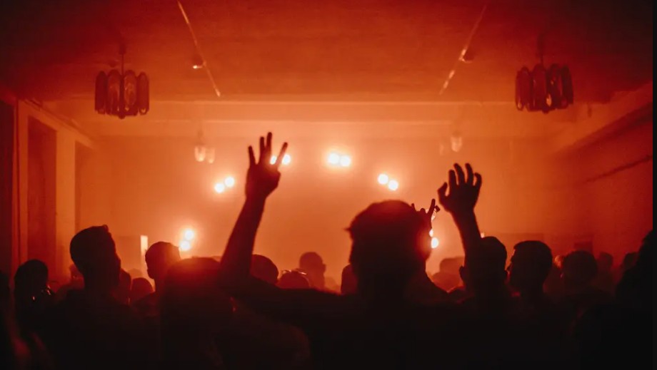 Bar Dancer Mysterious Death: বার ড্যান্সারের 'রহস্যমৃত্য়ু'! রাতভর ...