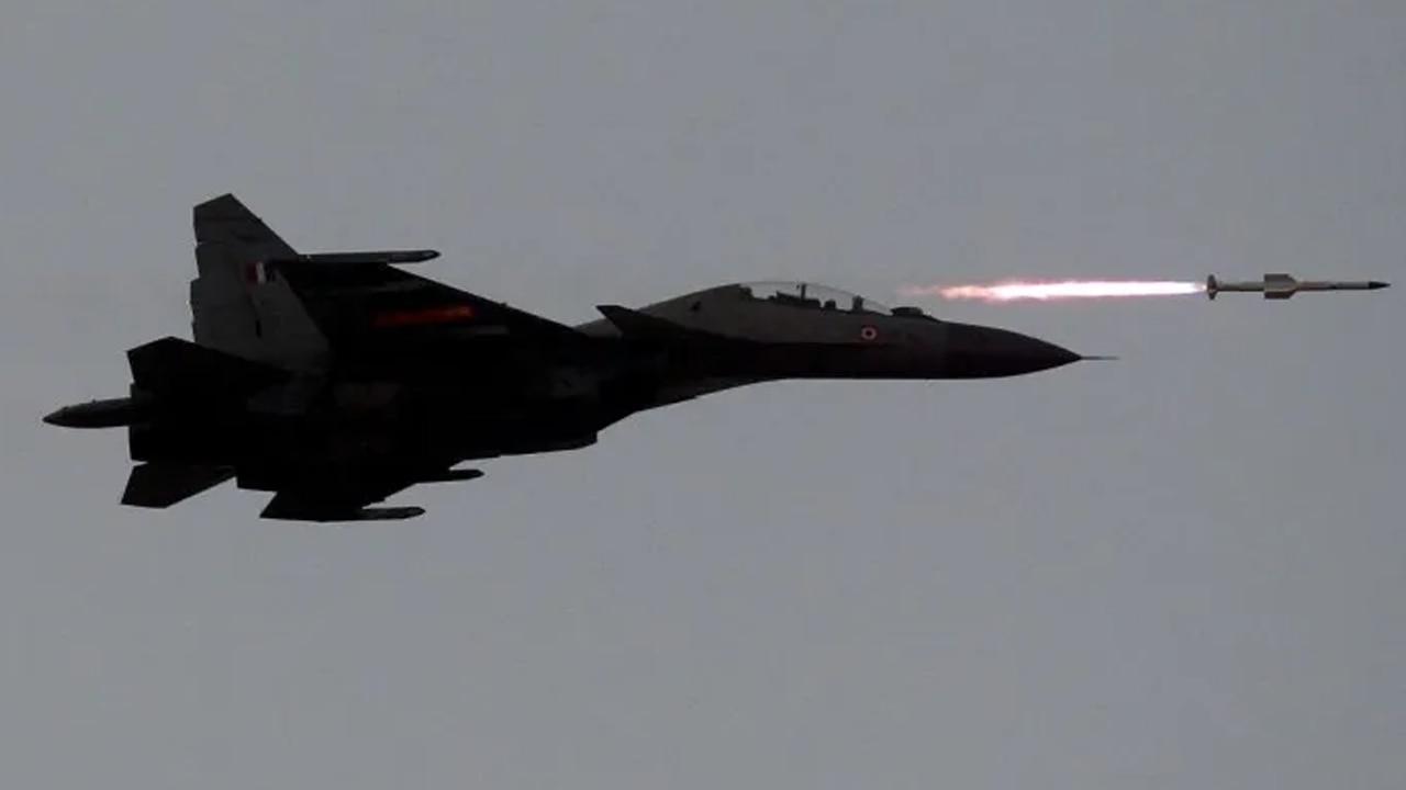 Importance Of Rafale Jets EXPLAINED: রাফাল আস্ফালনেই রক্তচক্ষু ...