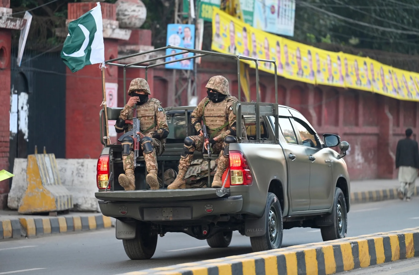 ক্ষেপণাস্ত্র পরীক্ষা পাকিস্তানের... | News in Bengali