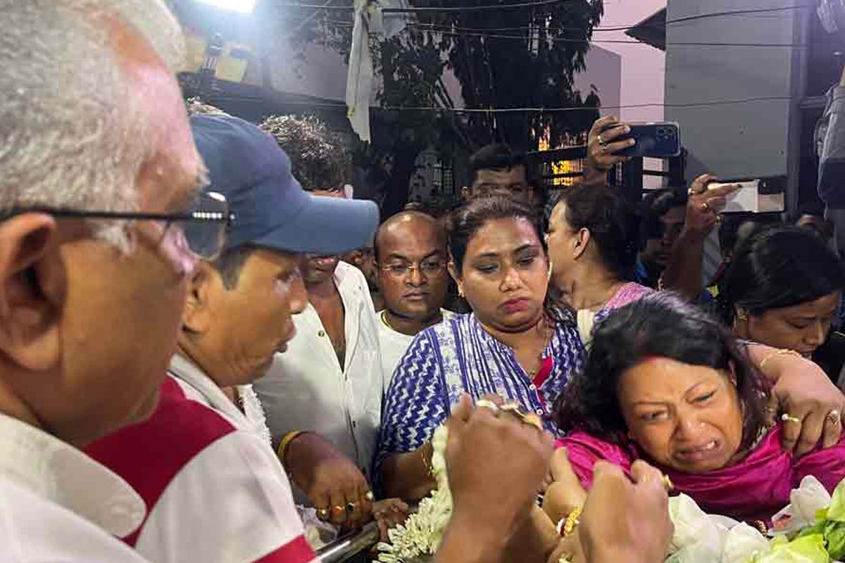 'মদ খেয়ে বেধড়ক মারত রিঙ্কুকে, দ্বিতীয় বিয়েও করে রাজা...', ছেলের মৃত্যুতে মাকে দায়ী করতেই ...