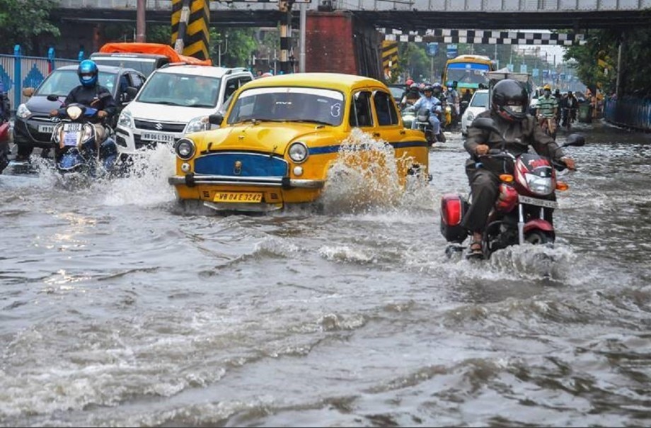 Kolkata Weather: কলকাতায় কবে ঢুকছে বর্ষা? ৮ জেলায় ভারী বৃষ্টির ...