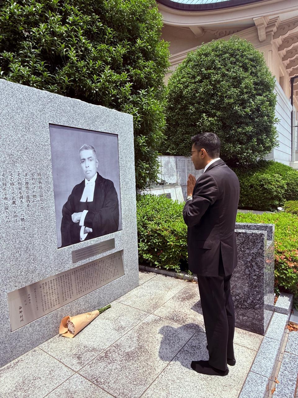 Abhishek Banerjee: বাংলার গর্ব... বাঙালির গর্ব... বরেণ্যদের শ্রদ্ধাঞ্জলি 'জাপানযাত্রী' অভিষেকের ...
