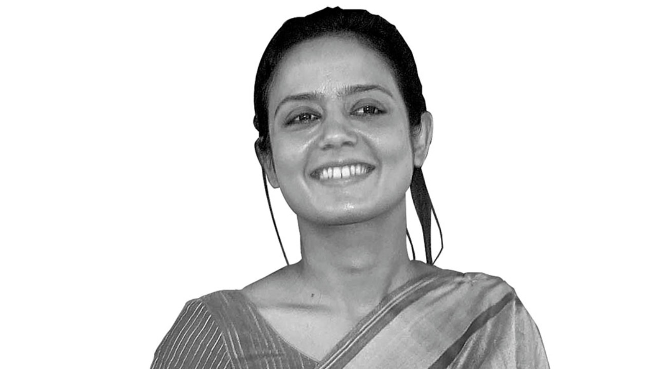 Mahua Moitra Education Qualification And Career: ম্যাসাচুসেটসে অর্থনীতি ...