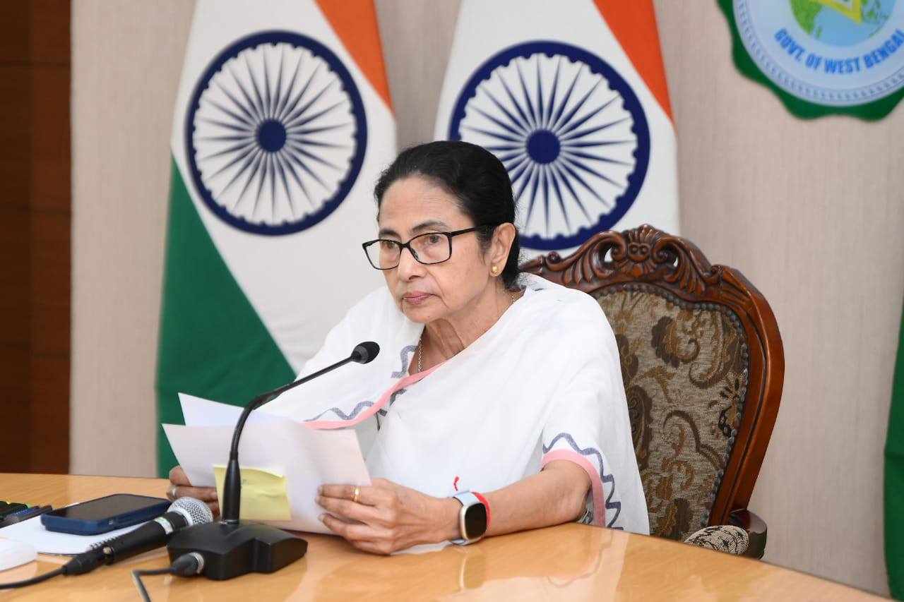 'লজ্জা করে না বাঙালি বিপ্লবীদের অসম্মান করতে?', অক্ষয়ের ছবিকে তুলোধোনা ...