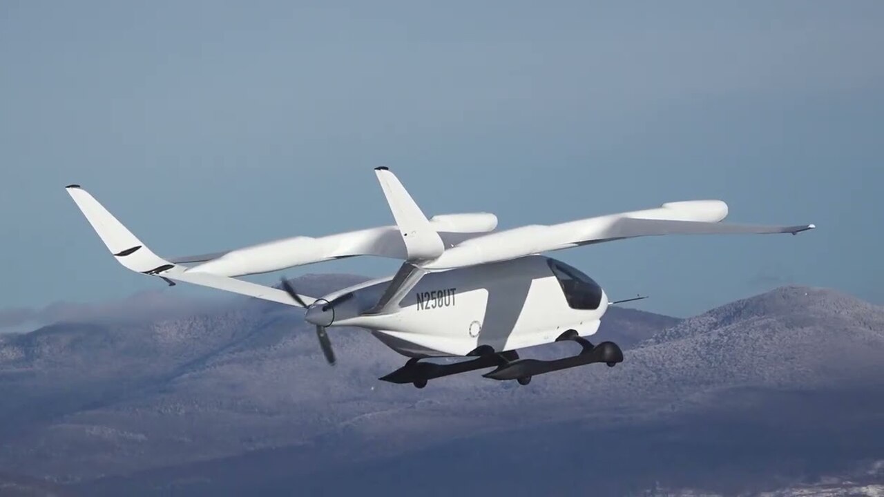 World First Electric Plane: আকাশে বিপ্লব! আধ ঘণ্টায় ১৩০ কিমি উড়ল ...