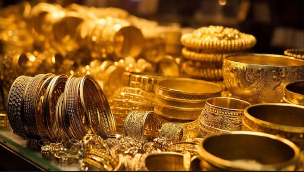 Big Fall in Gold Price: প্রায় ৩৪ হাজার টাকা কমল সোনার দাম? যুদ্ধ আর ...