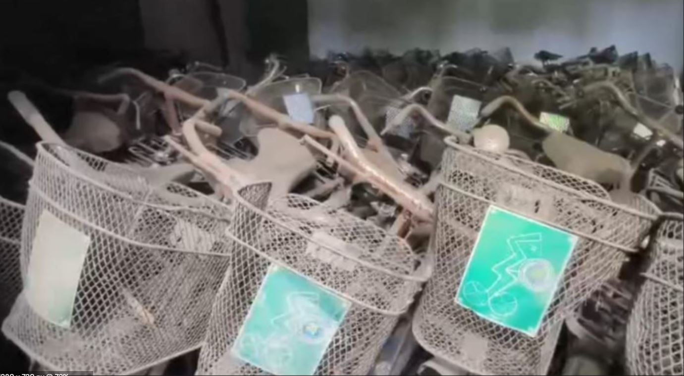 Sabuj Sathi Cycle: সবুজসাথীর সাইকেলে ধূসর ধুলোর আস্তরণ, 'জনগণের টাকা ...