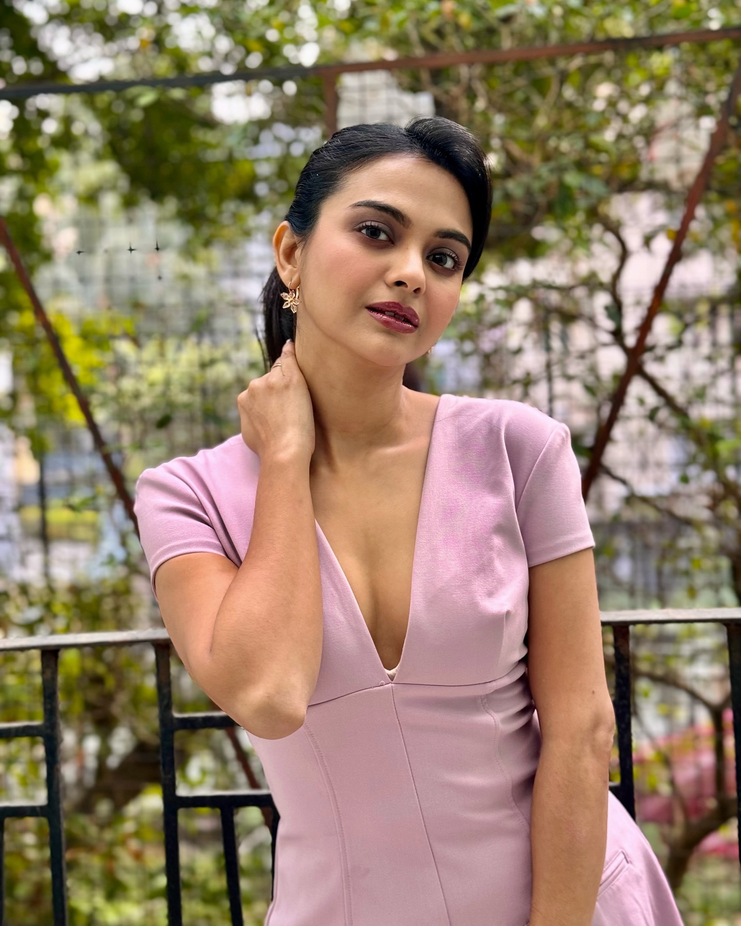 'ক্লিভেজ নেই, ব্রেস্ট সার্জারি করাও', পরিচালককে কড়া জবাব শোলাঙ্কির ...