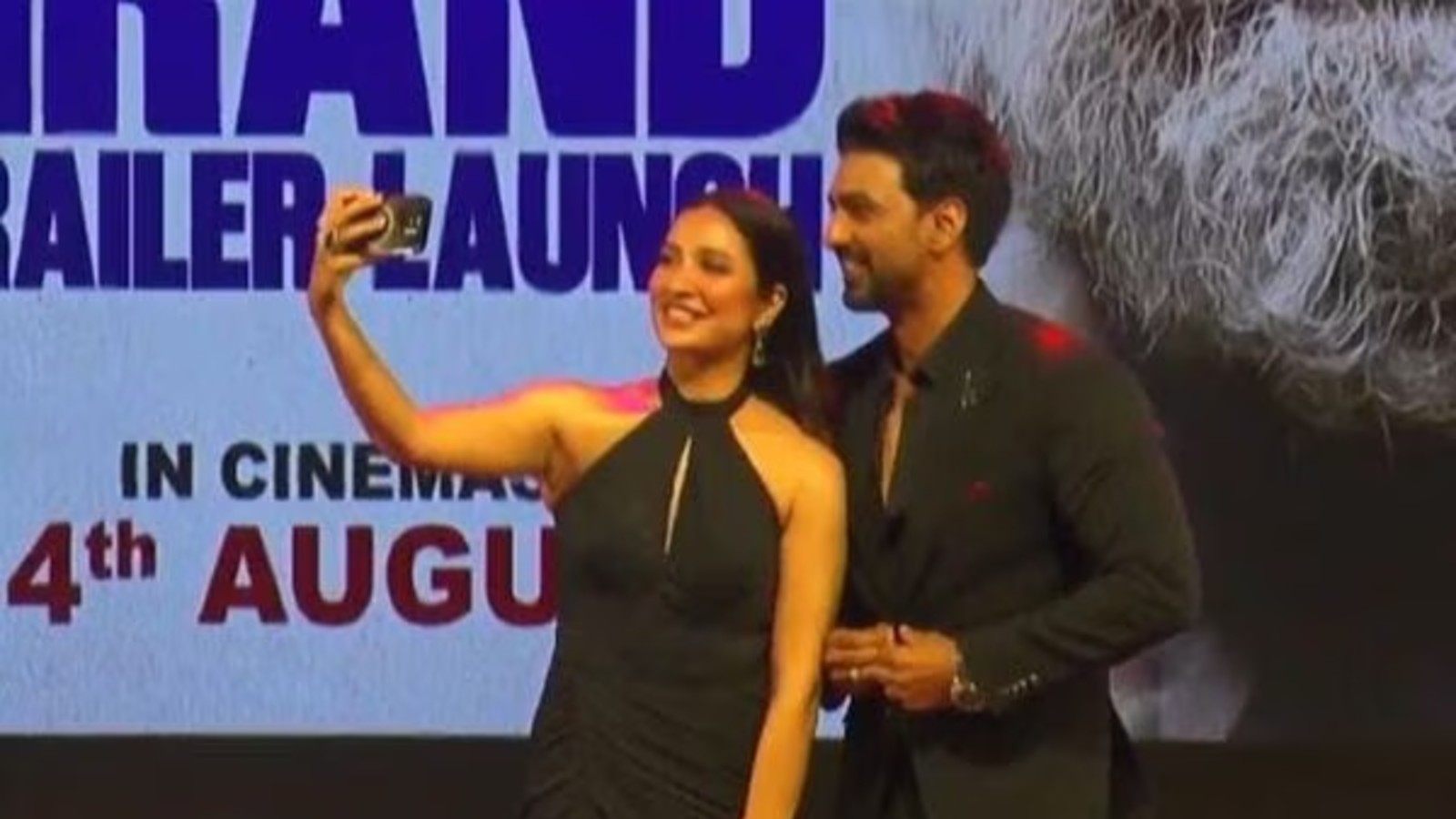 দেব-শুভশ্রী ধুমকেতু | News in Bengali