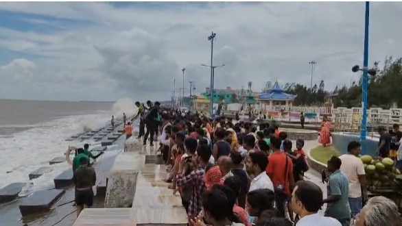 Digha: গভীর সমুদ্রে বেঁচে থাকার টানটান লড়াই! স্বাধীনতা দিবস উদযাপনের ...