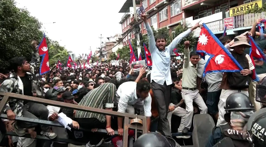 Who is Sudan Gurung, Nepal Unrest: ভূমিকম্প বদলাল জীবন! সন্তান হারানোর শোক বুকে চেপেই শুরু লড়াই ...