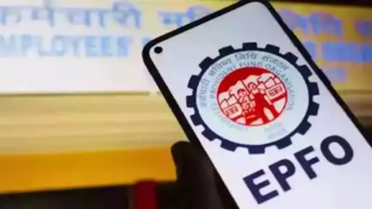 EPFO Update: আপনার PF পাসবুক এবার ফোনেই! এক ক্লিকে দেখে নিন কত জমল অ্যাকাউন্টে... | epfo update ...