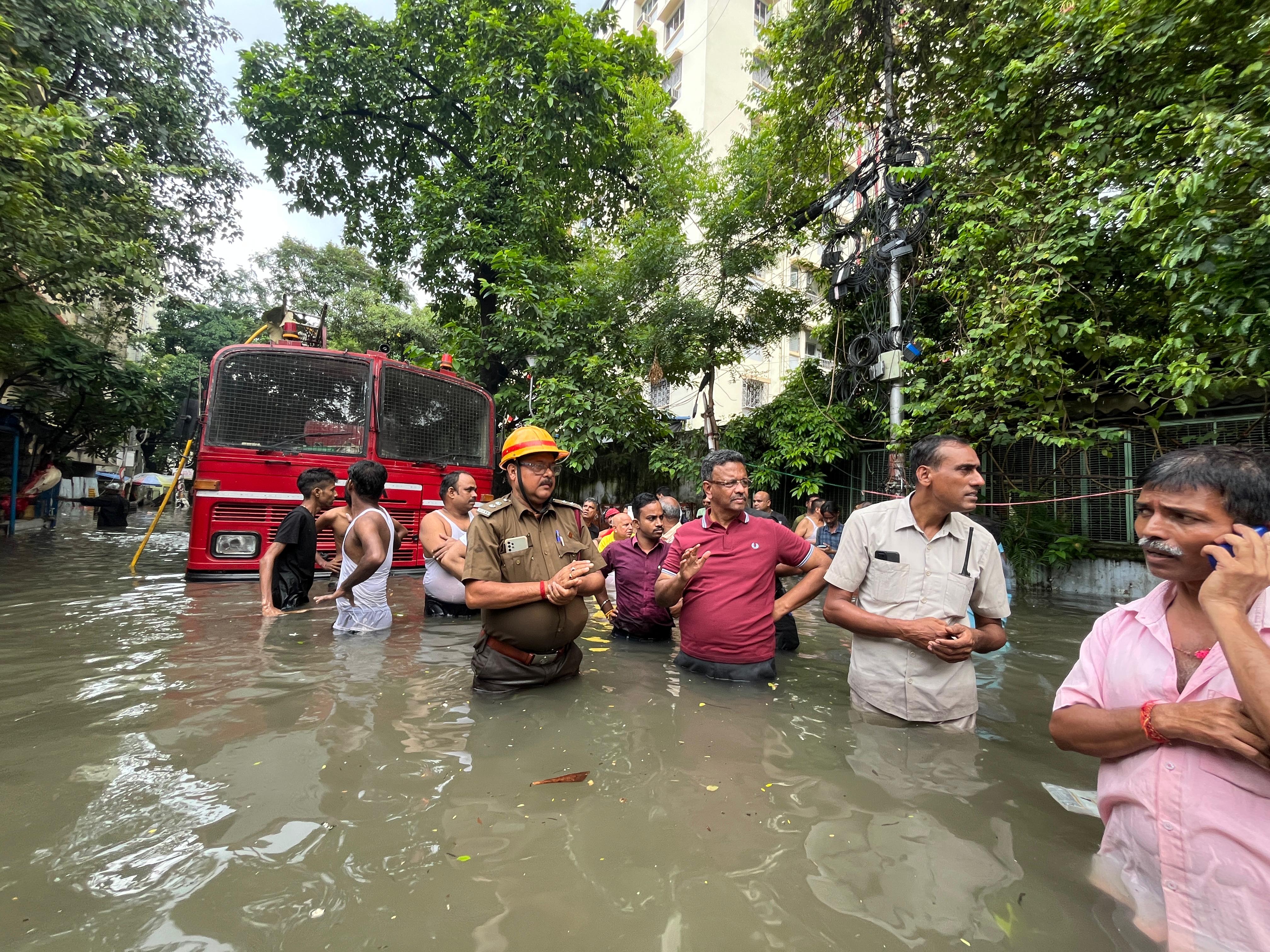 Kolkata cloudburst: ৬ ঘণ্টায় ২৫১! ভয়াল রাক্ষুসে মেঘভাঙা বৃষ্টি কলকাতায় ভাঙল সব রেকর্ড! কীভাবে ...