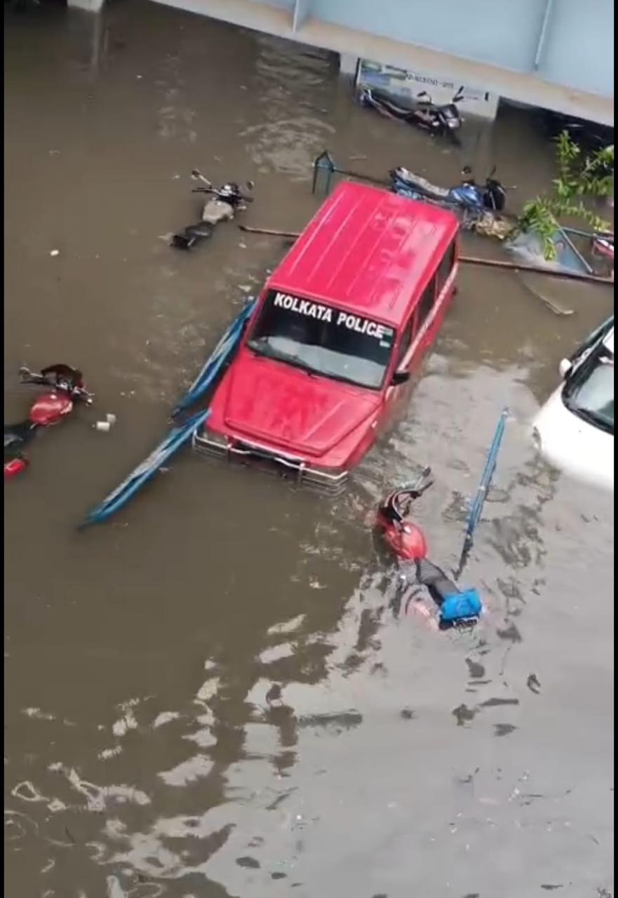 Kolkata cloudburst: ৬ ঘণ্টায় ২৫১! ভয়াল রাক্ষুসে মেঘভাঙা বৃষ্টি কলকাতায় ভাঙল সব রেকর্ড! কীভাবে ...
