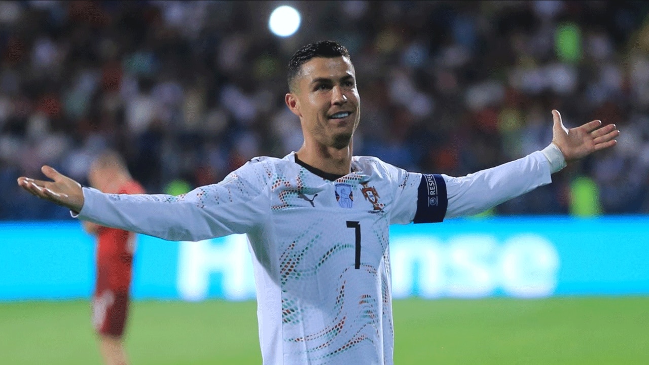 Christiano Ronaldo Becomes World’s First Billionaire Footballer: ১,২৪ ...