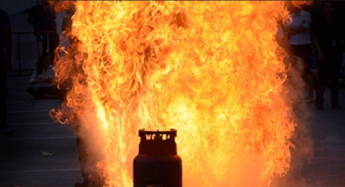 Explosion at Supreme Court Pakistan WATCH: বধ্যভূমি পাকিস্তান! ভয়ংকর ...