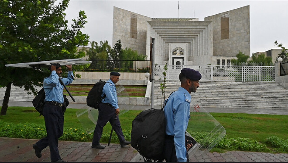 Explosion at Supreme Court Pakistan WATCH: বধ্যভূমি পাকিস্তান! ভয়ংকর ...