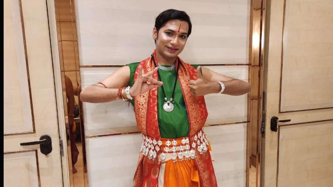 Avirup Sengupta: শিল্পই সেতু...কলকাতার অভিরূপের নৃত্যে মন্ত্রমুগ্ধ ব্রিটিশ পার্লামেন্ট | Odissi ...