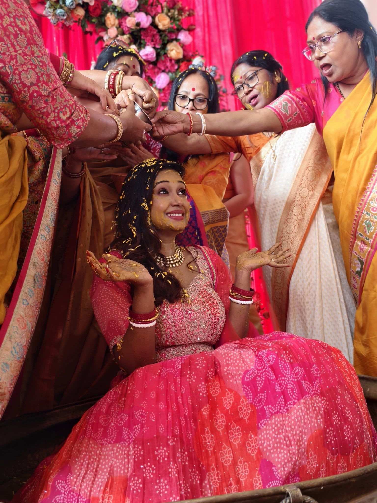 সাবেকি সাজে সাত পাকে বাঁধা পড়লেন অন্তরা মিত্র, রইল বিয়ের ছবি...| Popular Singer Antara Mitra ...